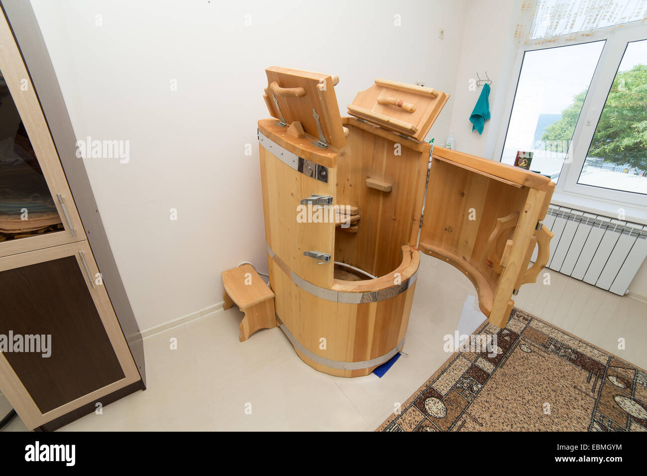 Cedar barrel, mini-sauna with pairs of cedar wood Stock Photo - Alamy