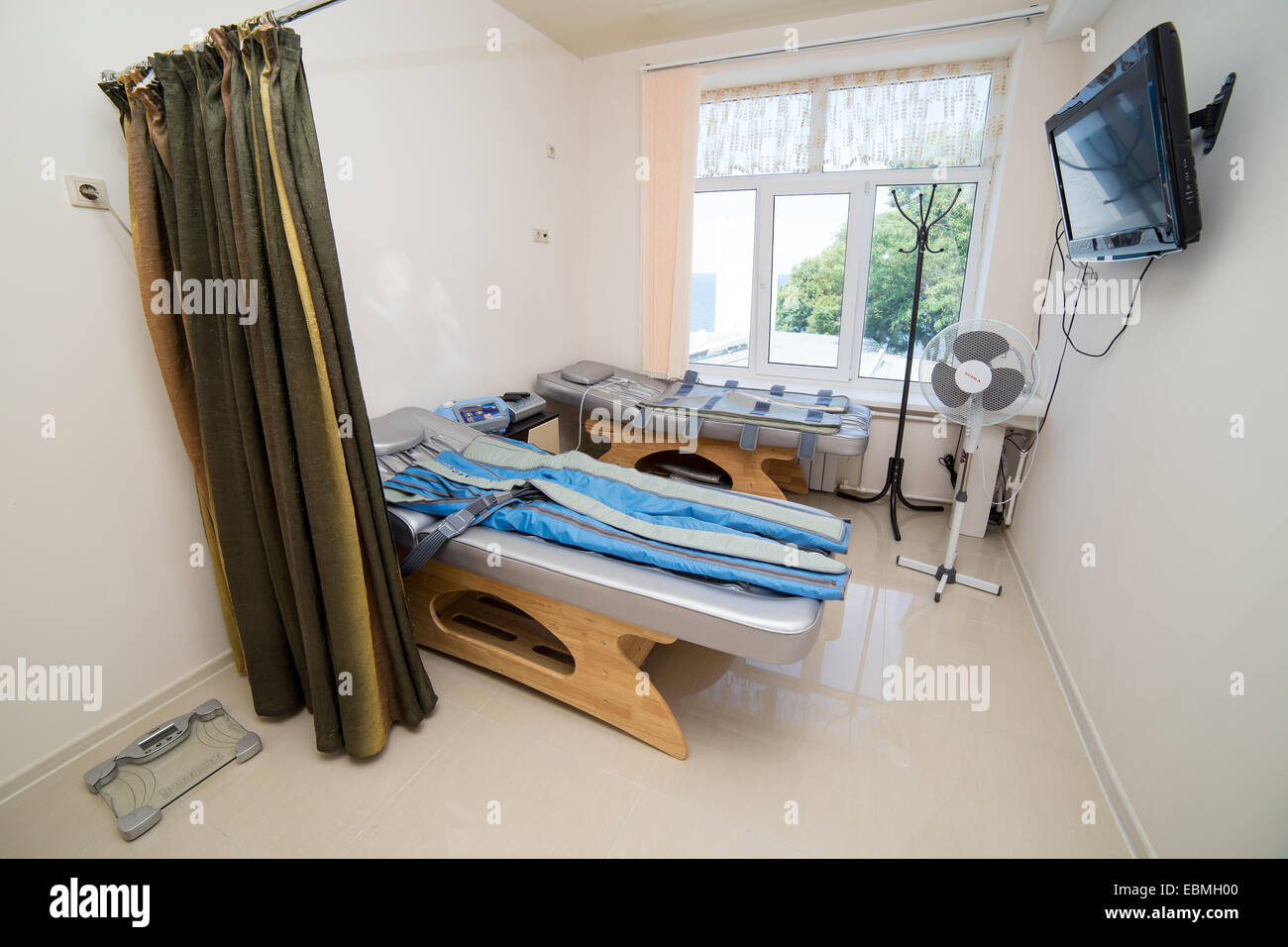 Physicotherapy room interior Stock Photo - Alamy