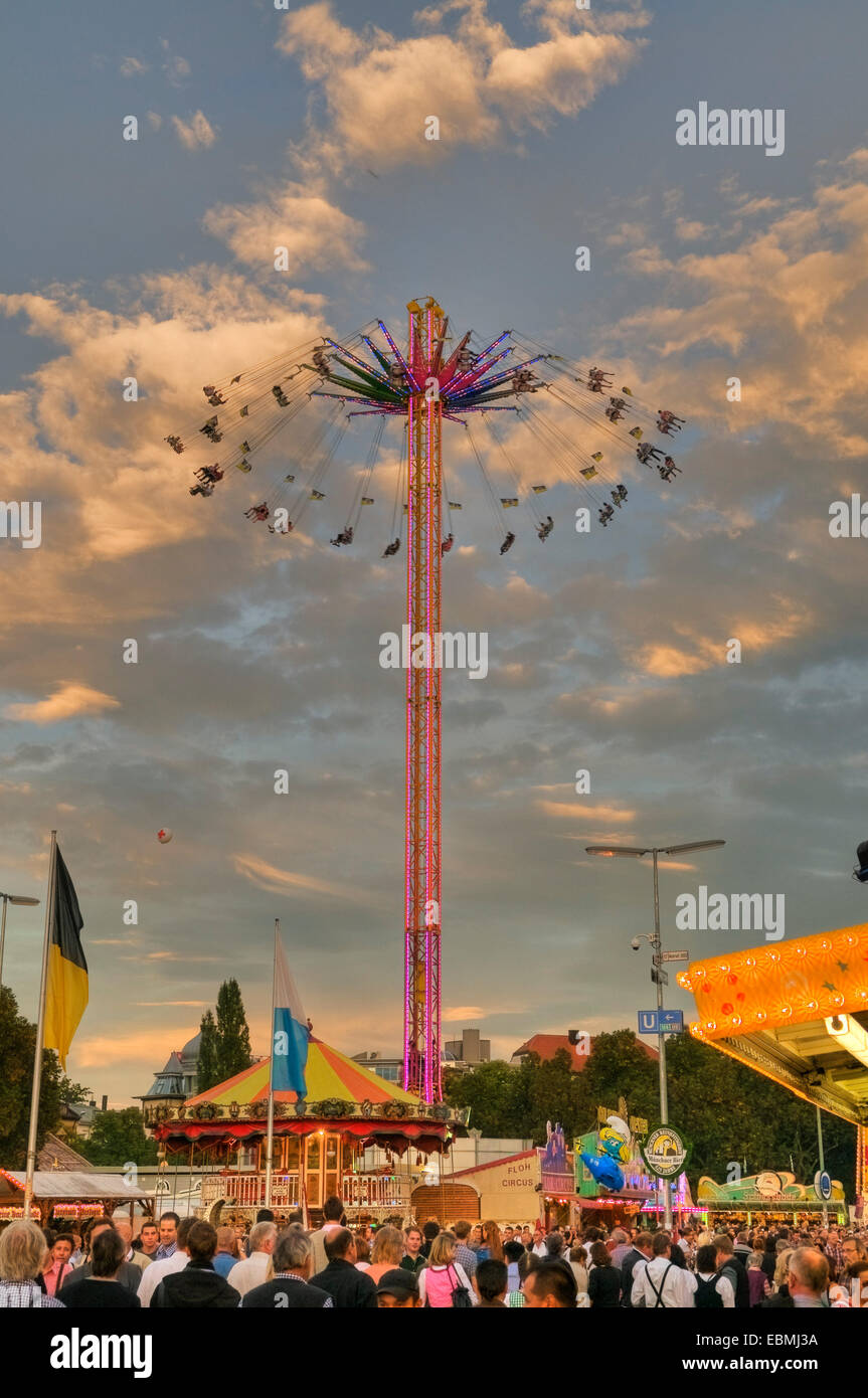 Rides and visitors to the Oktoberfest, Munich, Upper Bavaria, Bavaria ...