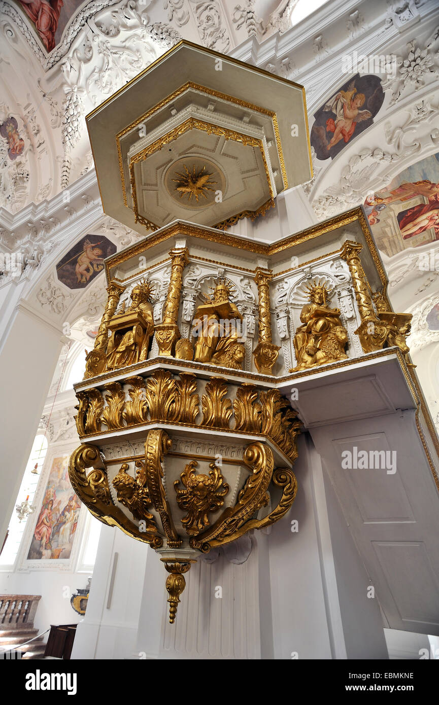 Pulpit with sculptures hi-res stock photography and images - Alamy