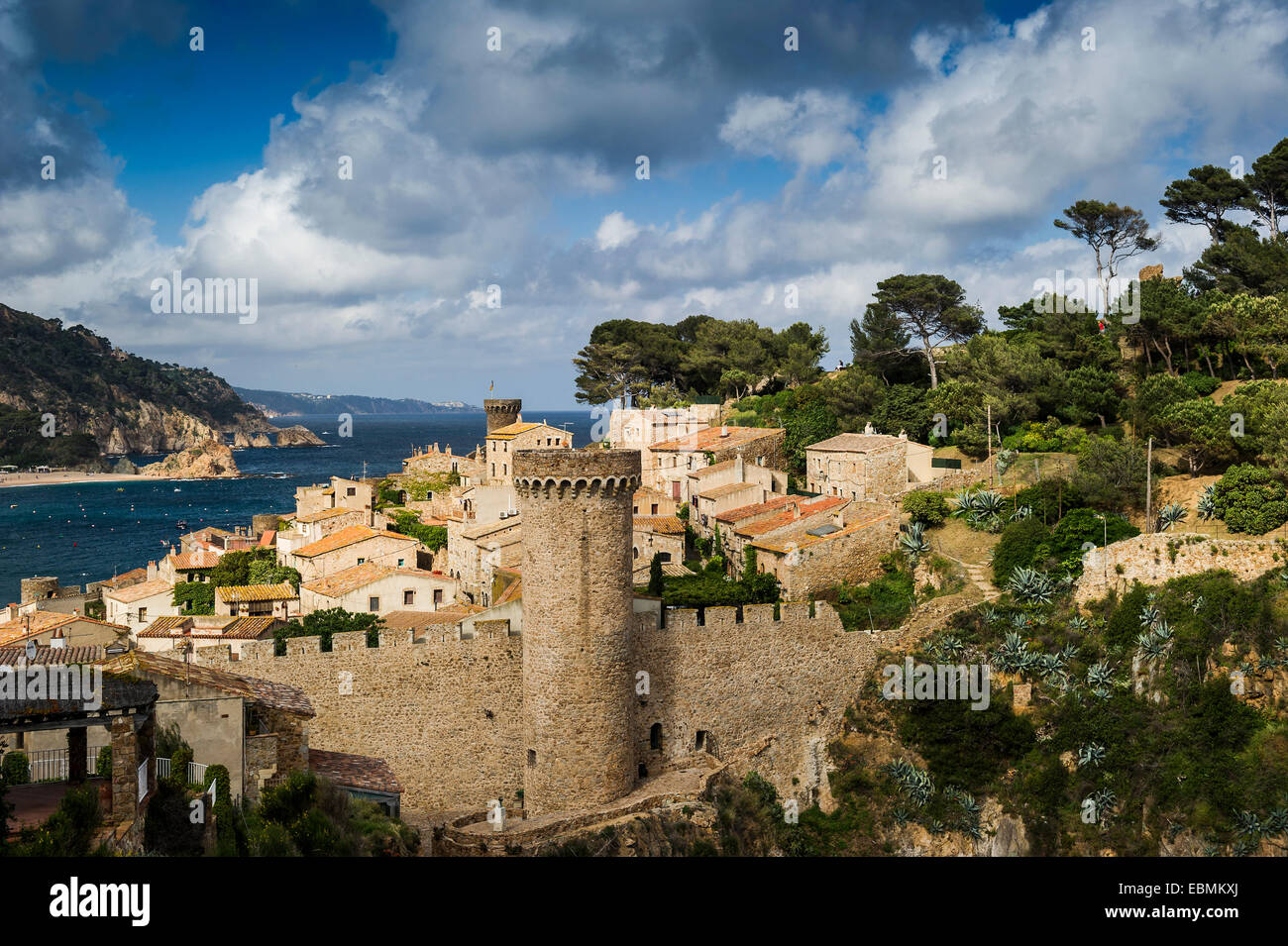 Medieval old town with bay on the sea, Tossa de Mar, Costa Brava ...