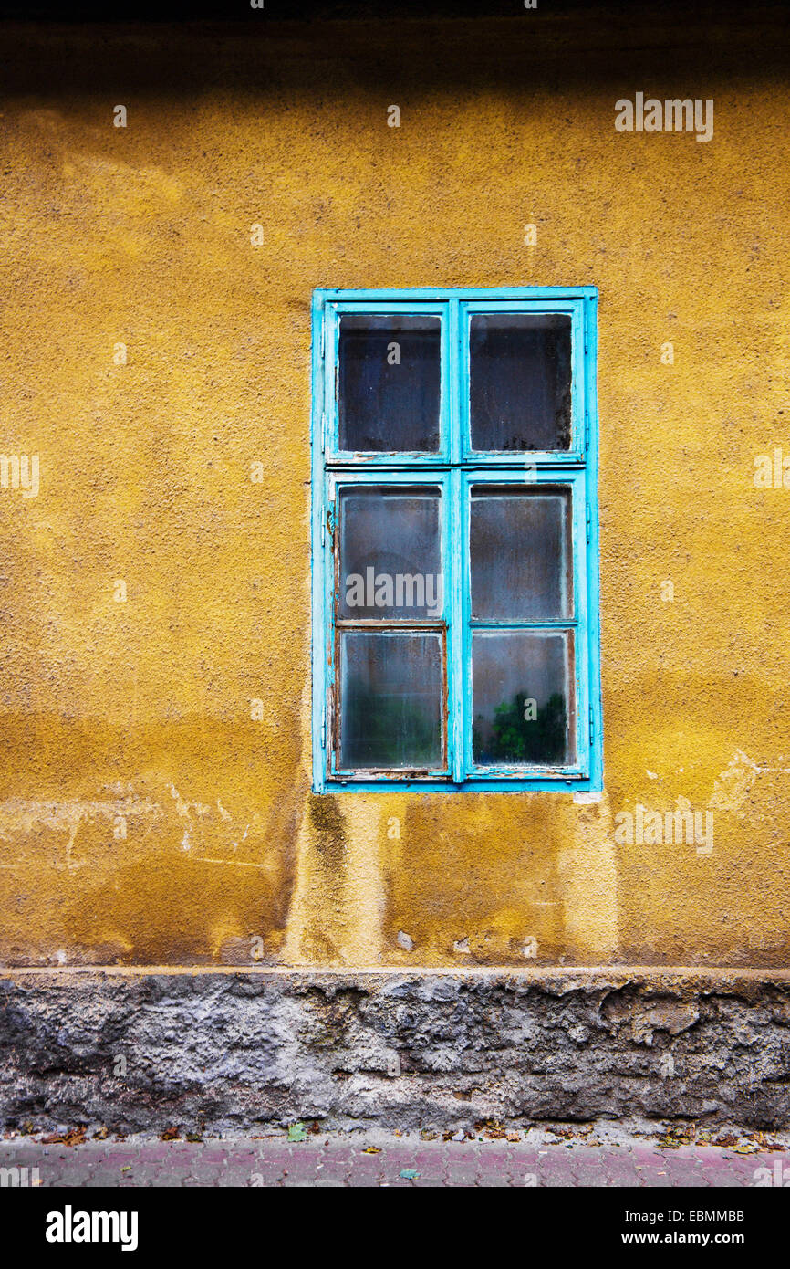 One window hi-res stock photography and images - Alamy