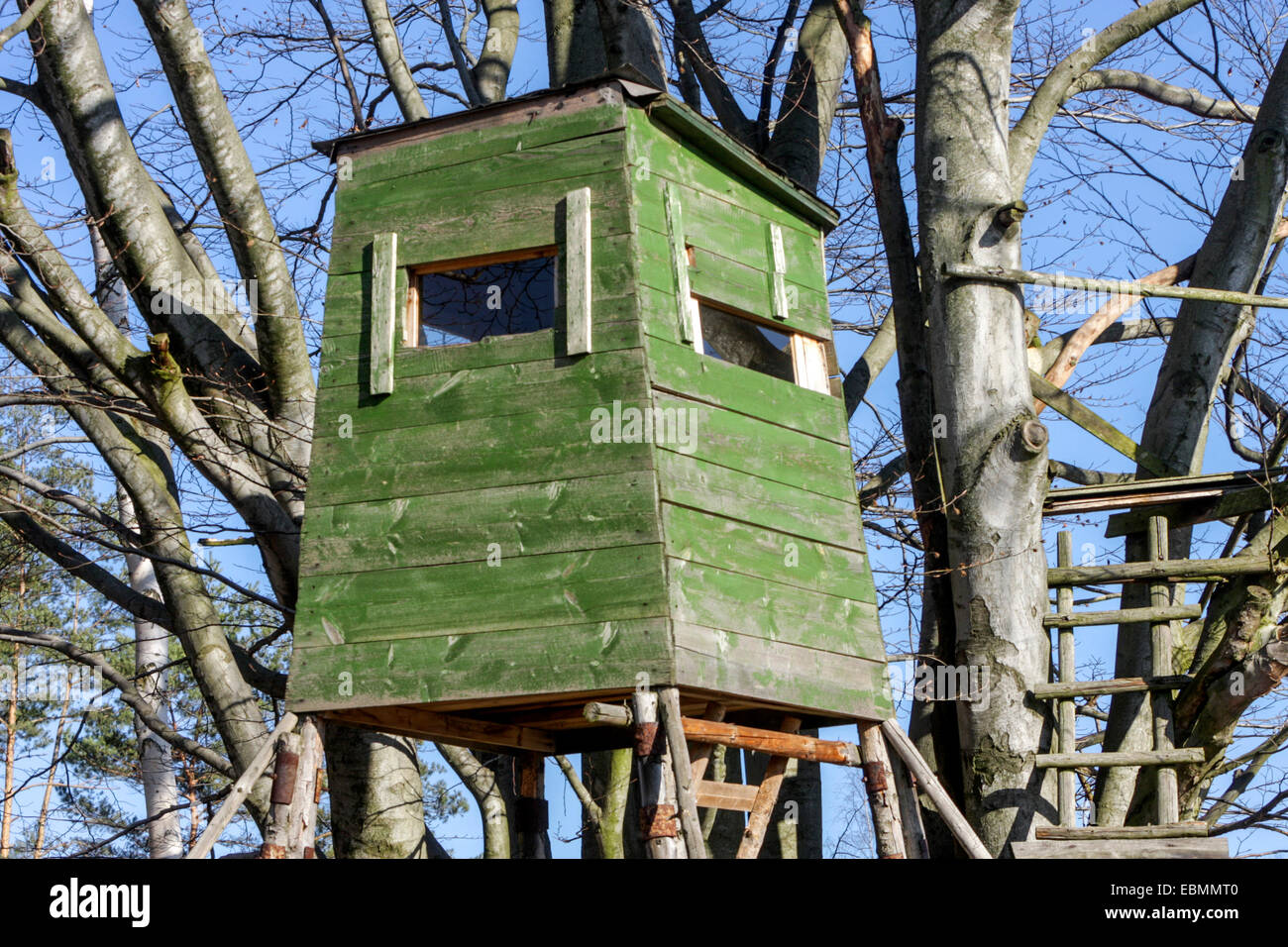 Wooden watch tower hi-res stock photography and images - Alamy