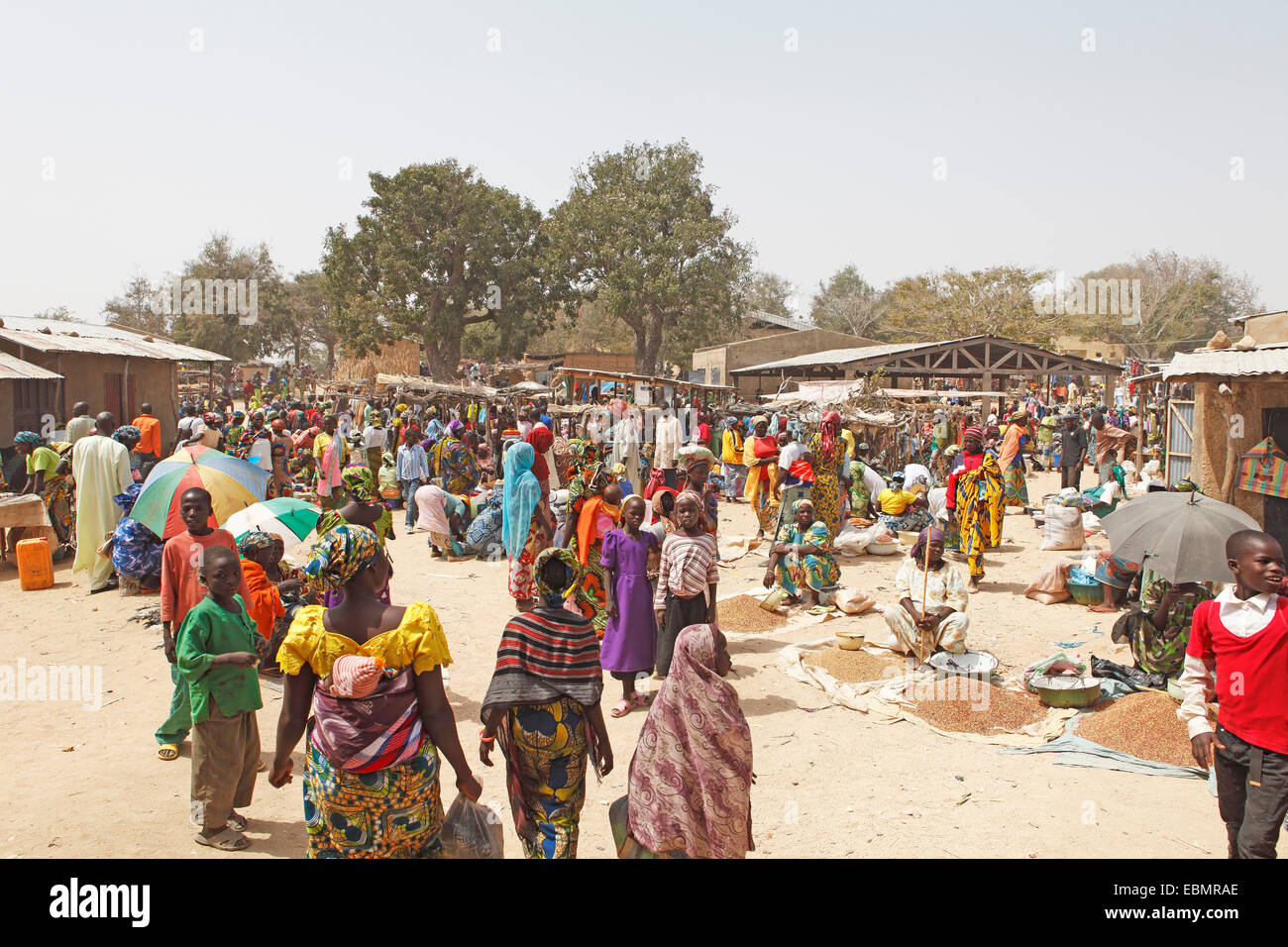 African market scene hi-res stock photography and images - Alamy