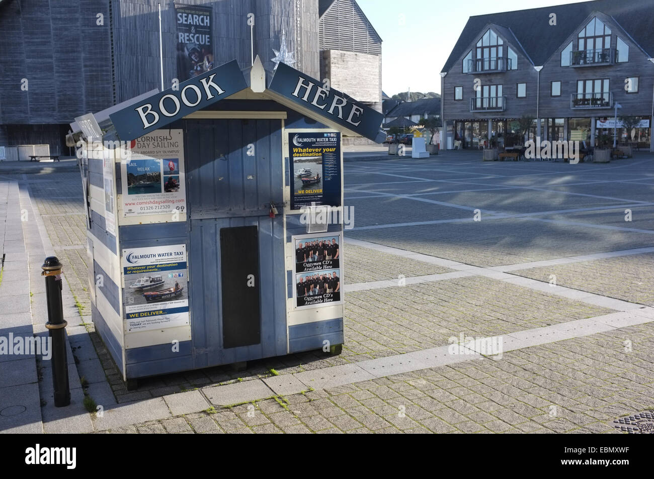 Booking office hi-res stock photography and images - Alamy