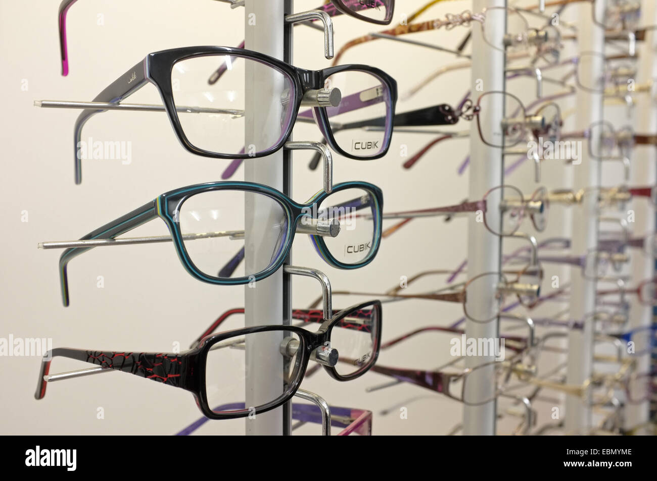 Opticians hi-res stock photography and images - Alamy