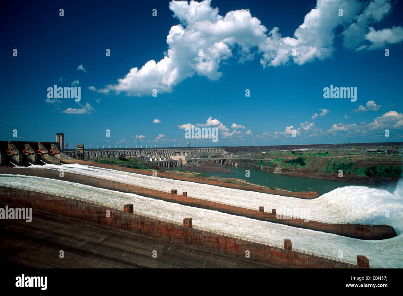 Itaipu hydroelectric power plant, Paraguay Stock Photo - Alamy