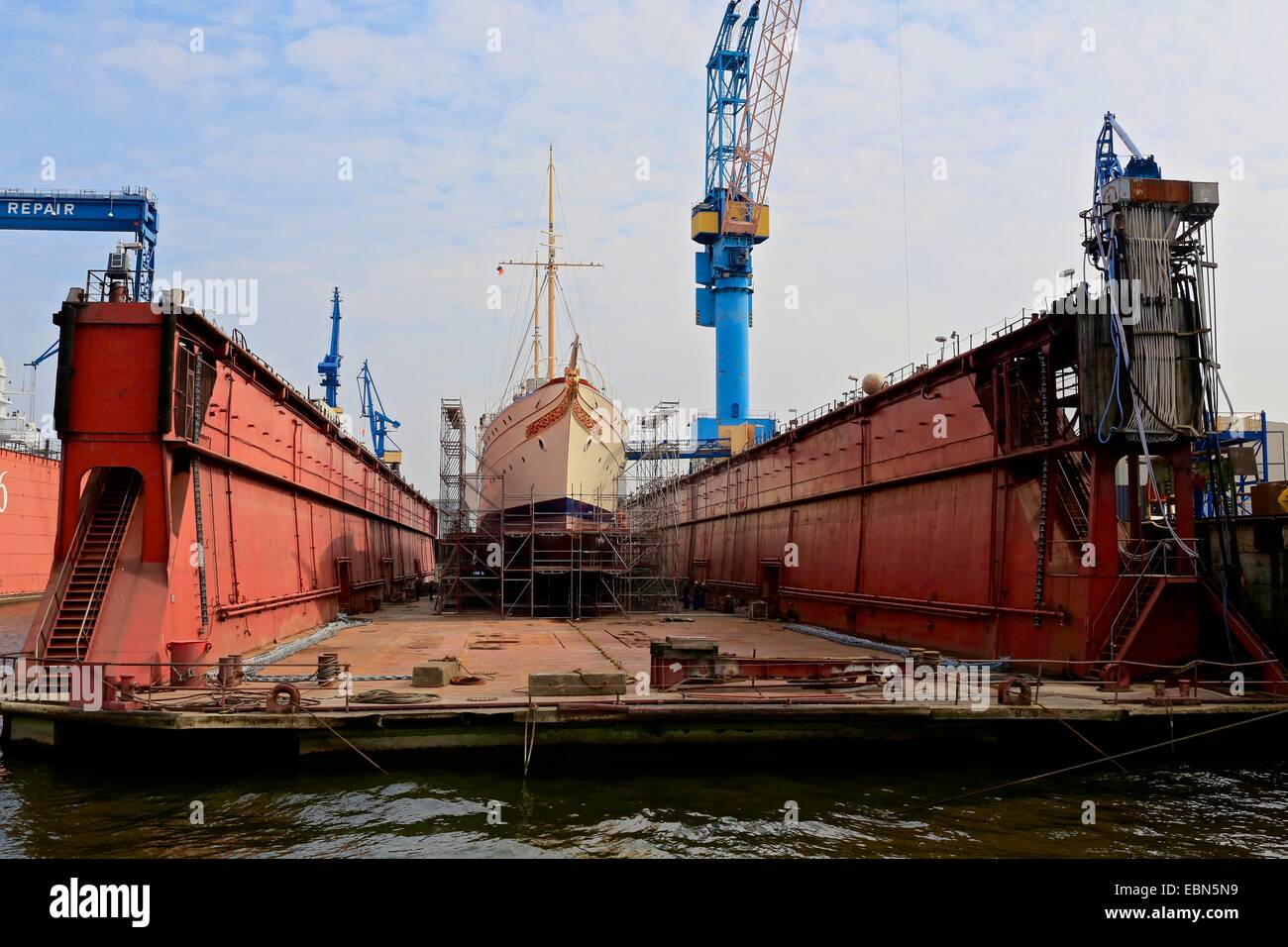 Dry dock in Hamburg Docks, Hamburg, Germany Stock Photo - Alamy