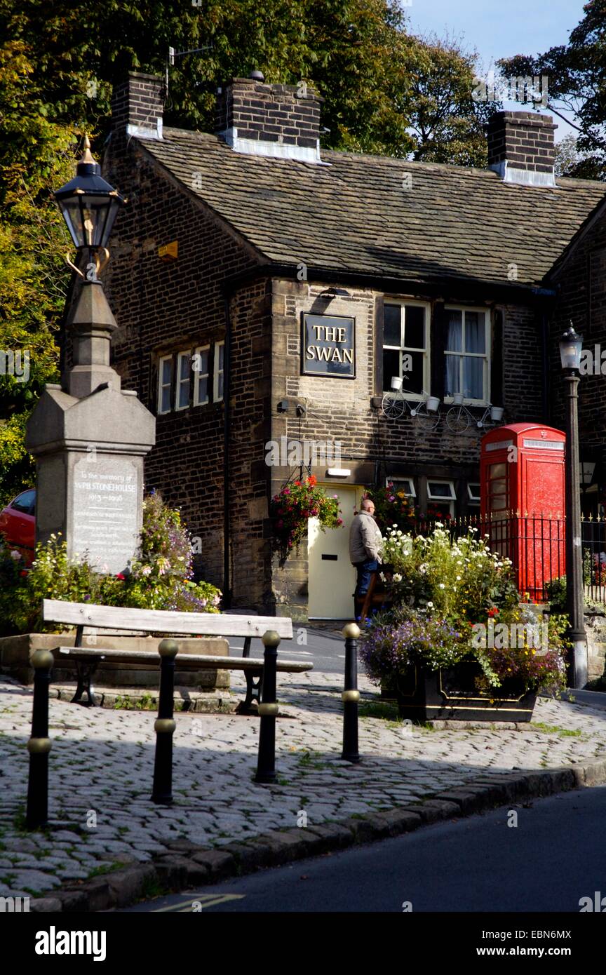 Saddleworth hi-res stock photography and images - Alamy