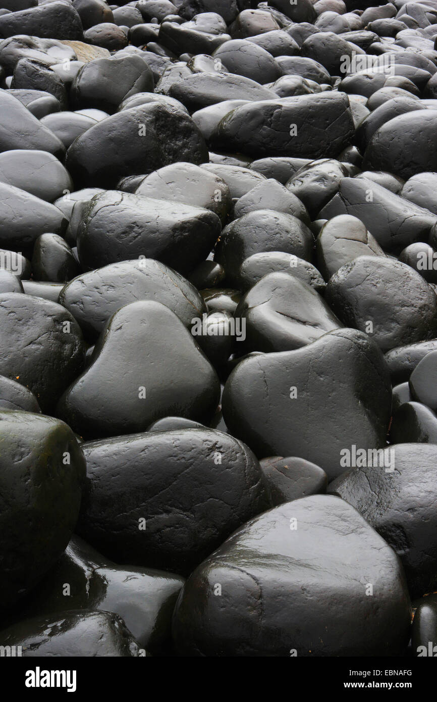 Black stones on beach hi-res stock photography and images - Alamy