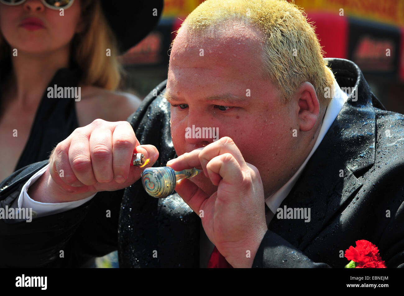 Crack Pipe Drugs High Resolution Stock Photography and Images - Alamy