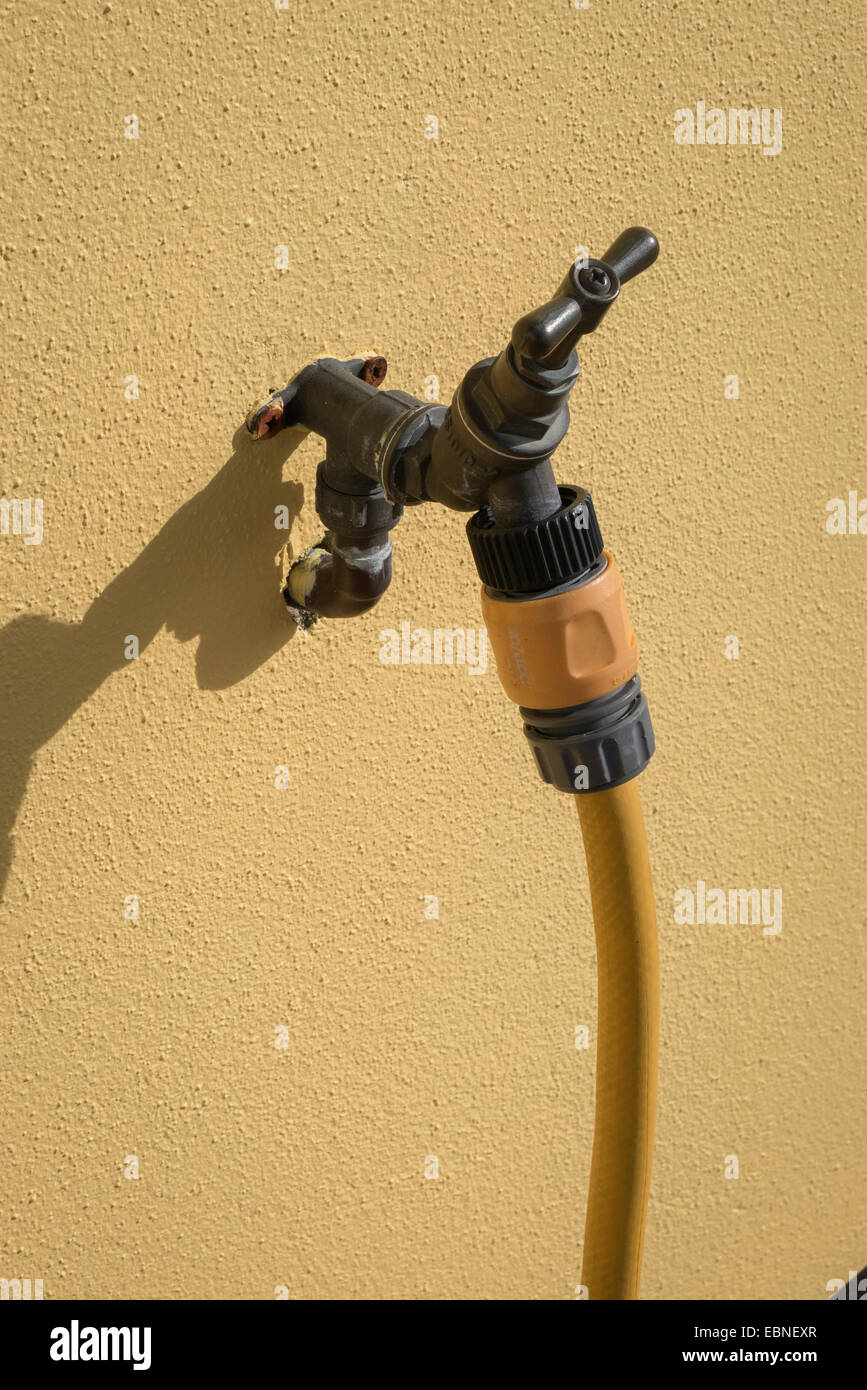 Tap connection hi-res stock photography and images - Alamy