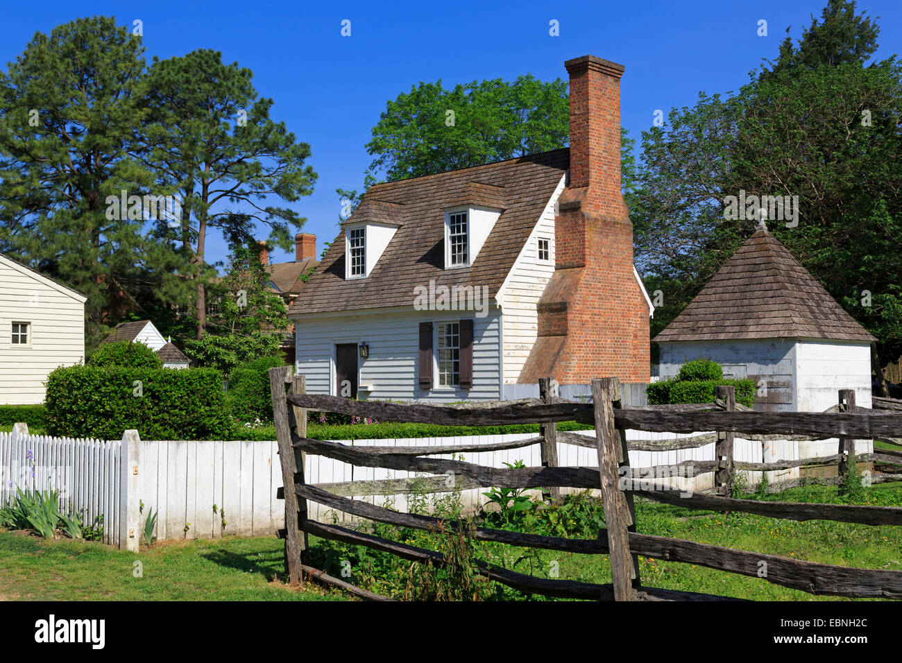 House in Colonial Williamsburg, Virginia, USA Stock Photo - Alamy
