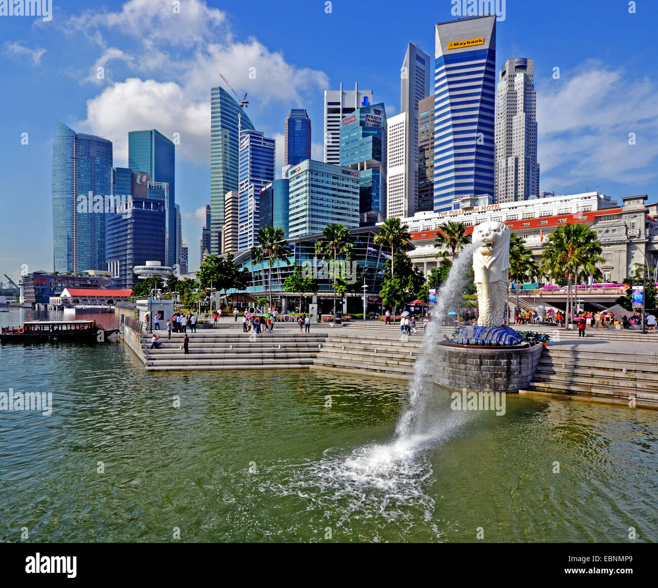 view onto the skyline of Singapore with white lion, Singapore Stock ...