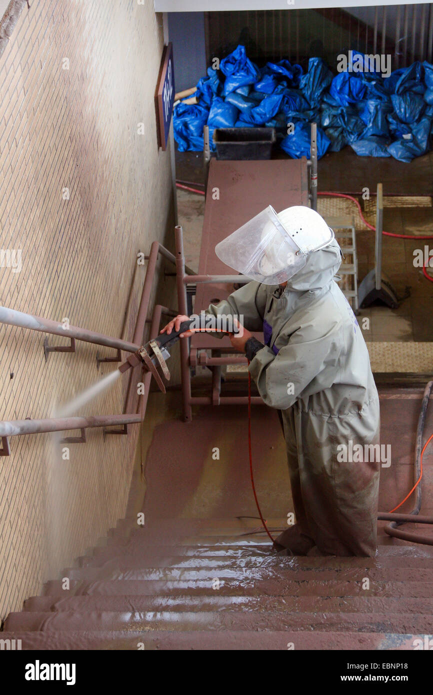 Sandblasting hi-res stock photography and images - Alamy