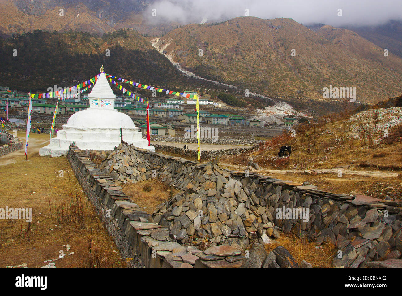 Khunde village nepal hi-res stock photography and images - Alamy