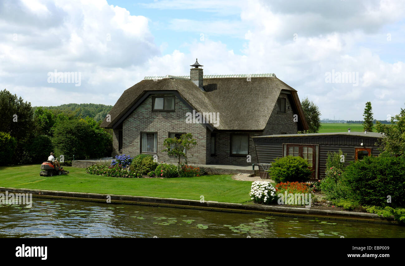 Canal roof hi-res stock photography and images - Alamy
