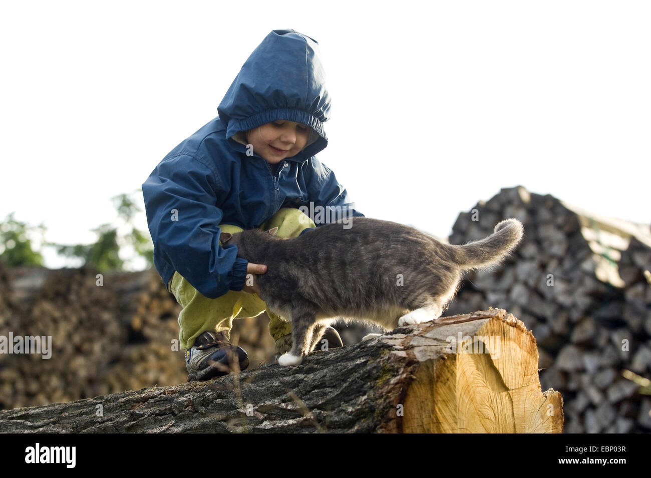 Girl crouch hi-res stock photography and images - Alamy