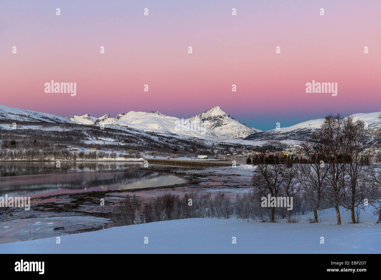 Shadow scenery hi-res stock photography and images - Alamy