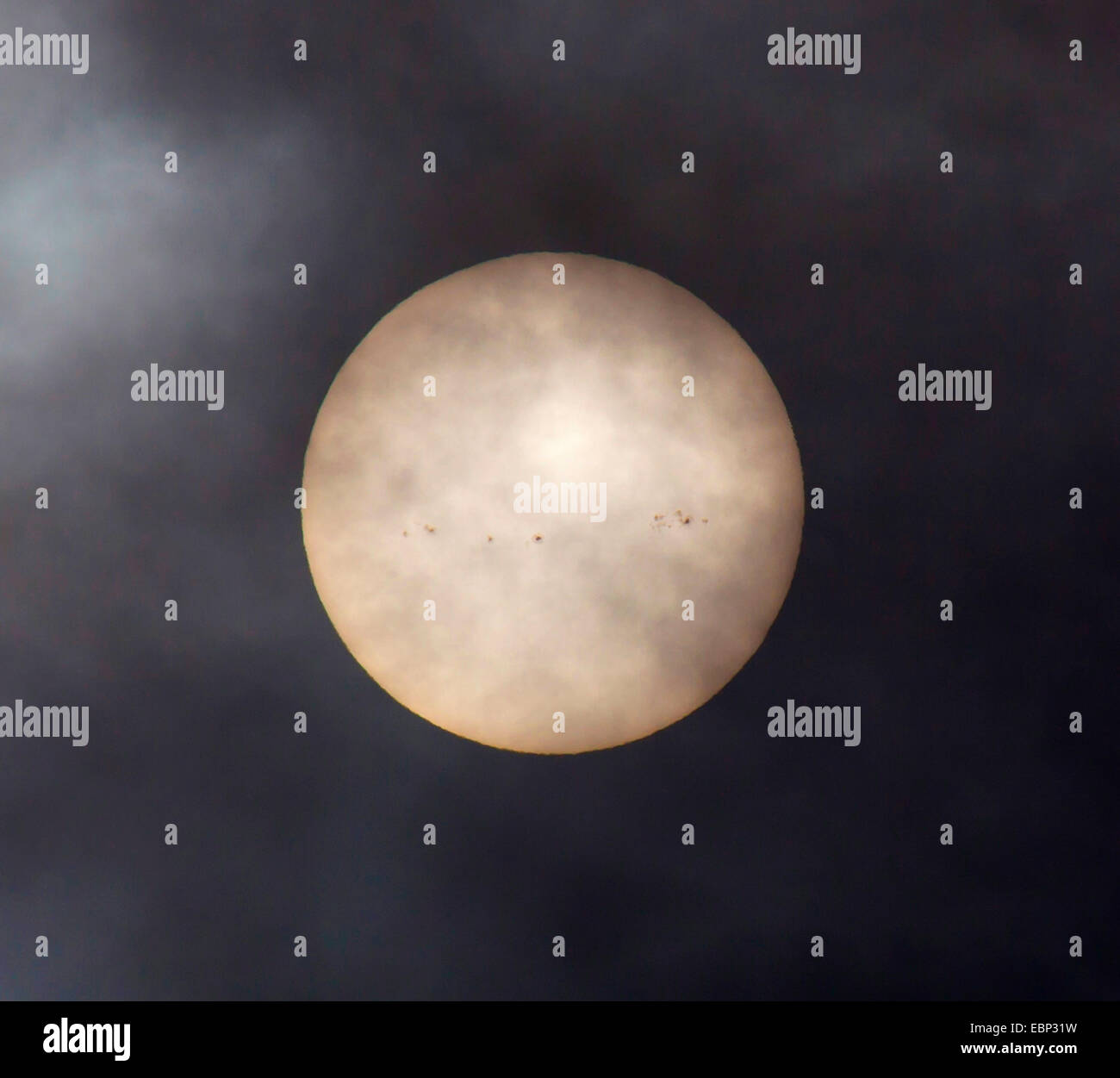 Sun 02 hi-res stock photography and images - Alamy