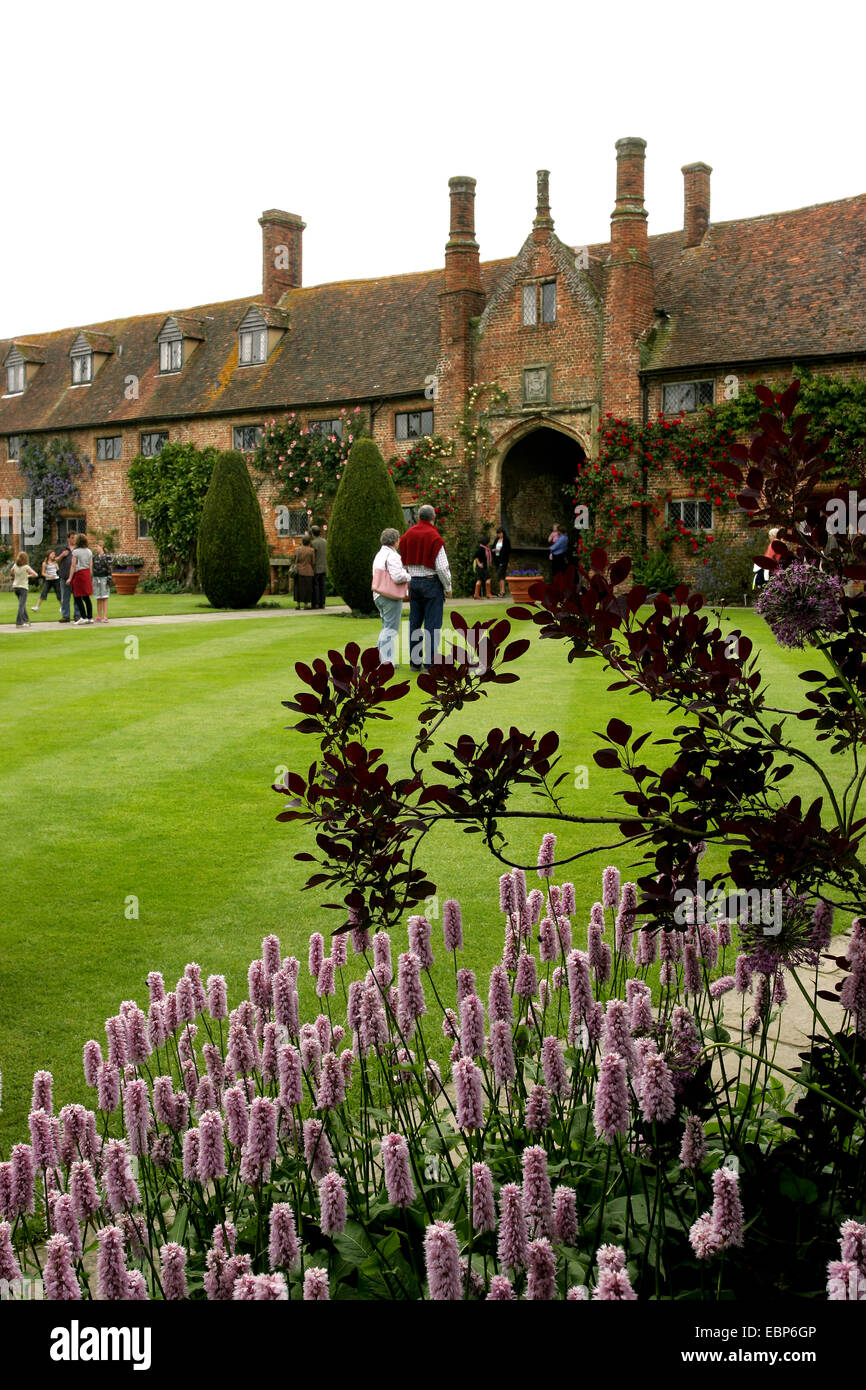 Sissinghurst Castle Garden High Resolution Stock Photography and Images ...