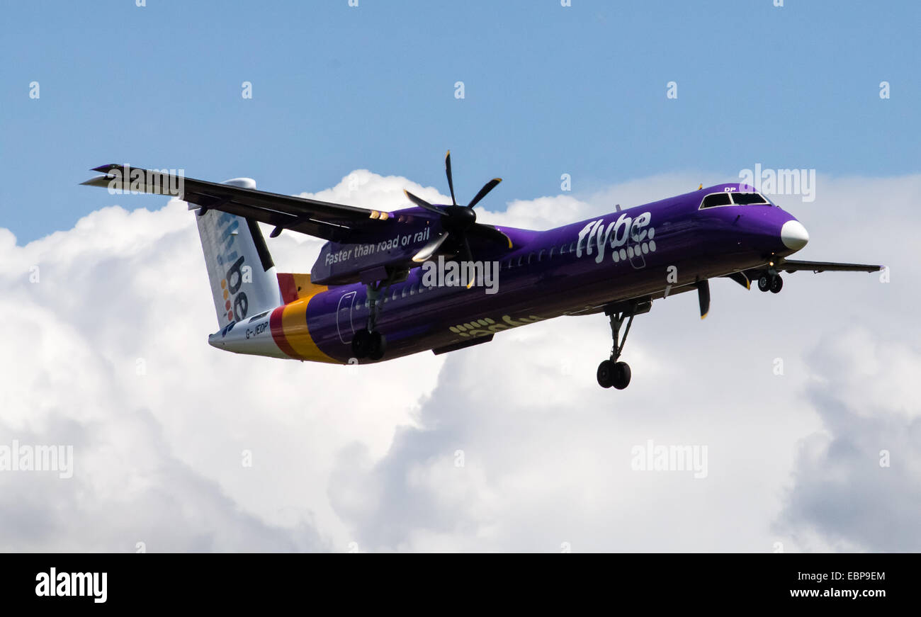 Flybe Bombardier Dash 8 Q400, landing to Manchester International ...