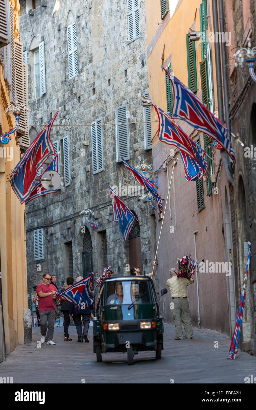 Palio flags in via stalloreggi hi-res stock photography and images - Alamy