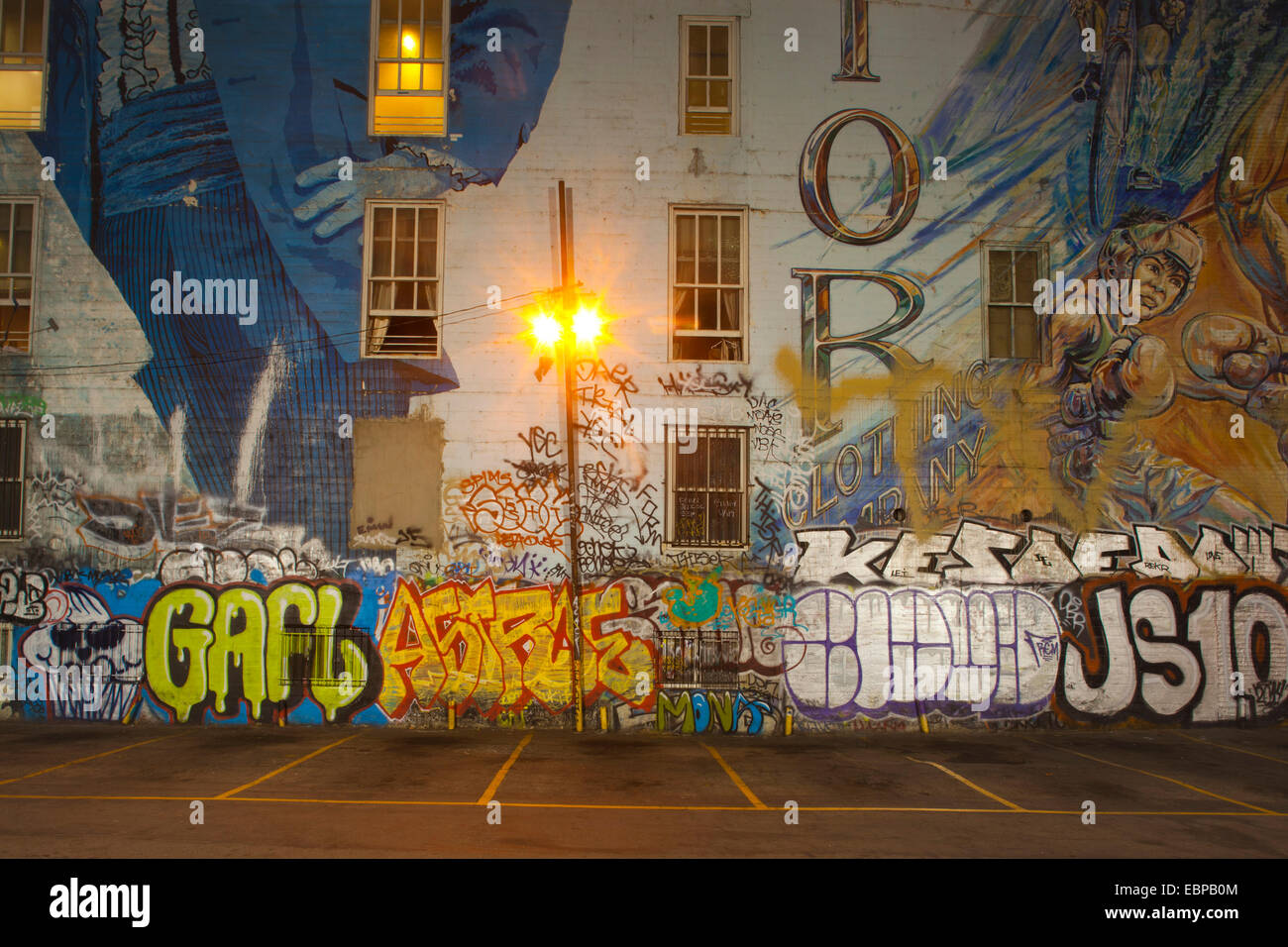 Graffiti and Street art Victor Clothing Company Buidling, Los Angeles ...