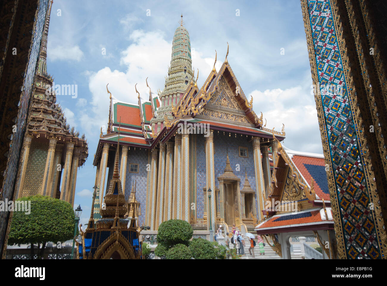 Temples and palace structures hi-res stock photography and images - Alamy