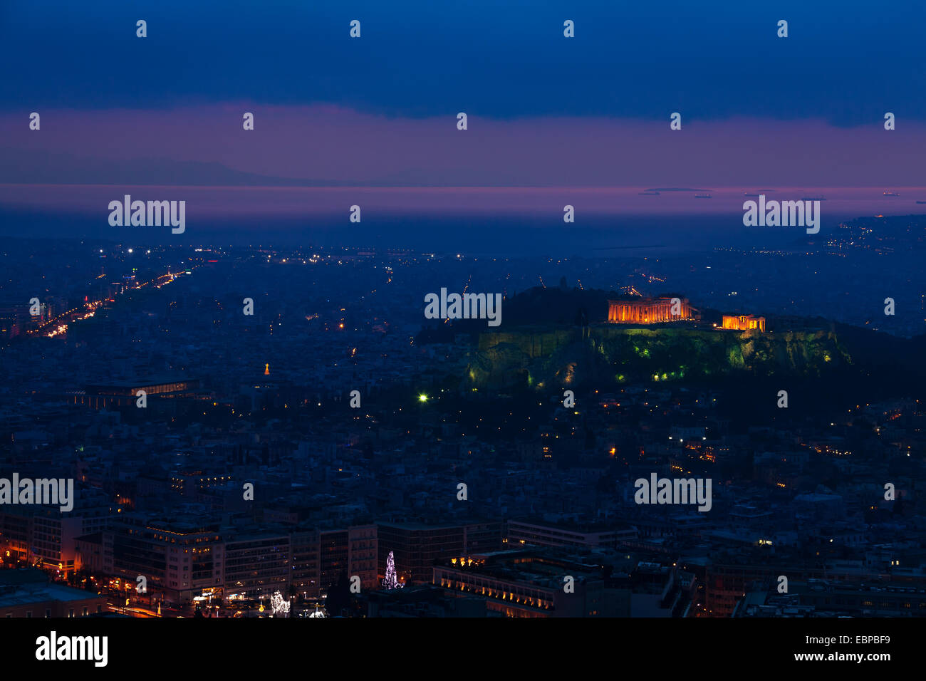 Parthenon temple and Acropolis of Athens at night Stock Photo - Alamy