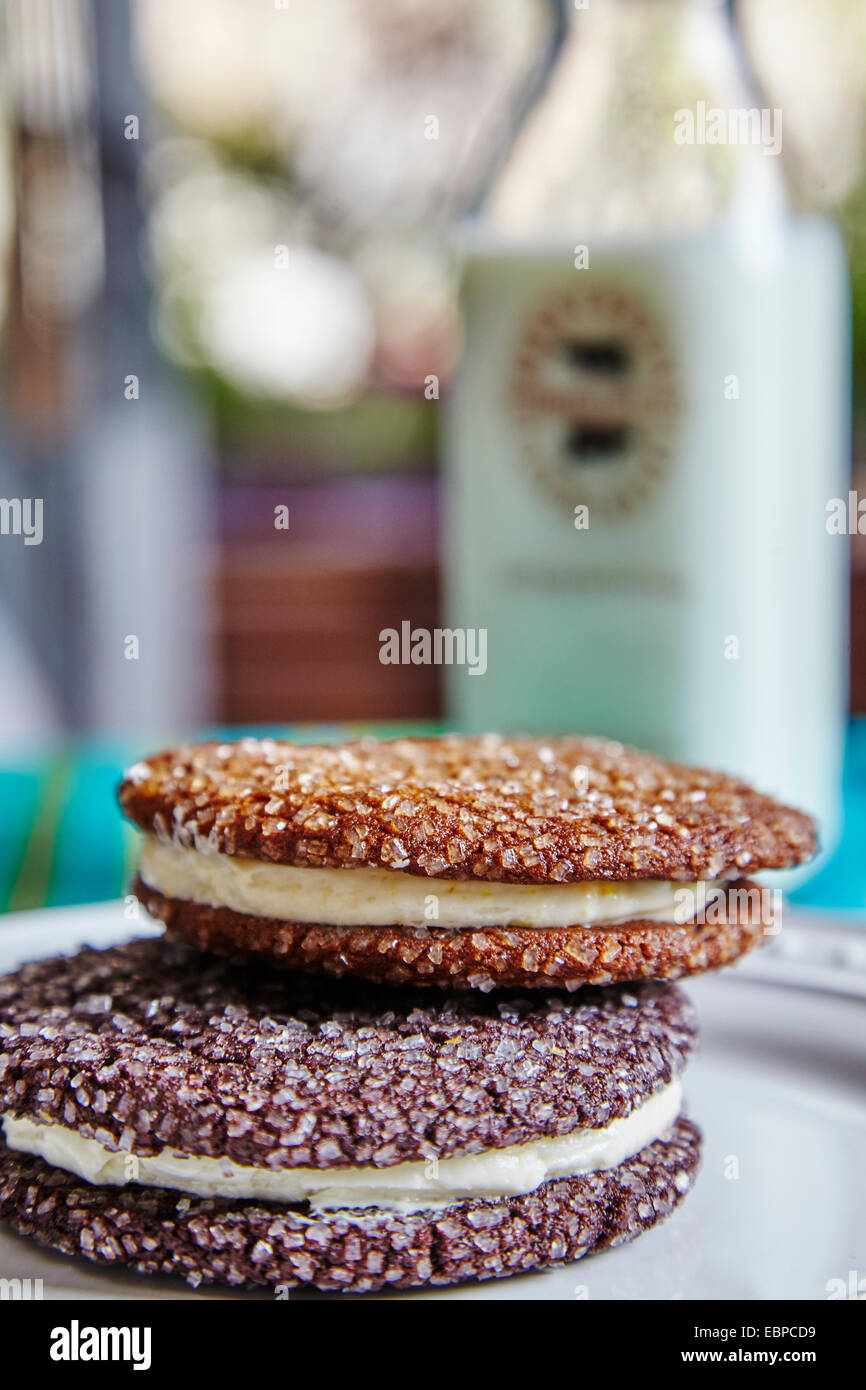 Vanilla filling hi-res stock photography and images - Alamy