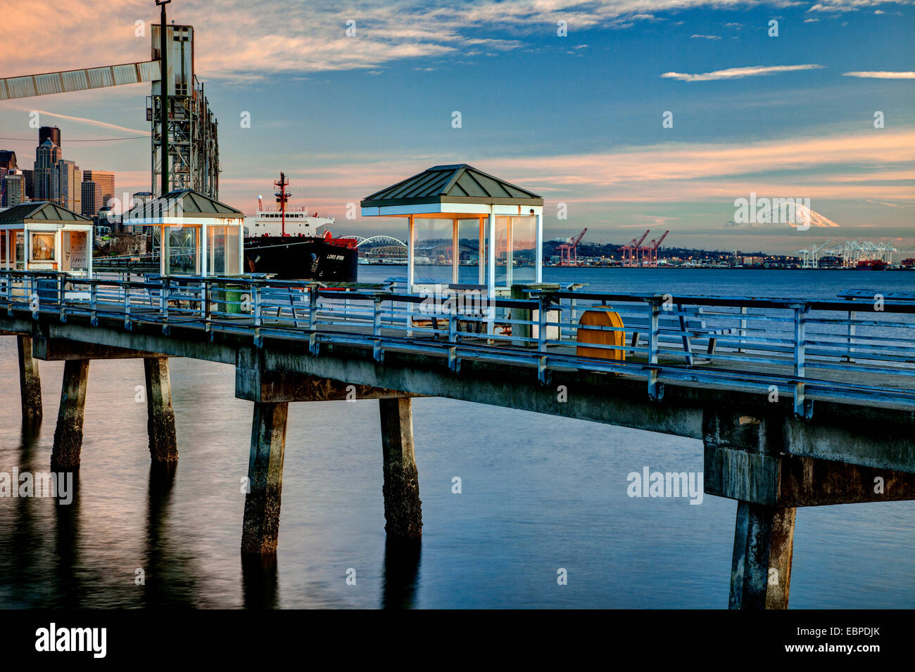 Seattle view at sunset hi-res stock photography and images - Alamy