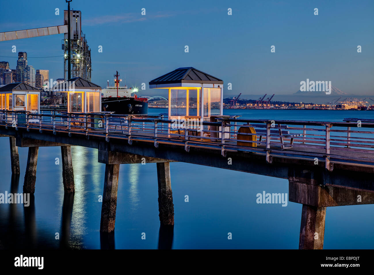 Seattle view at sunset hi-res stock photography and images - Alamy