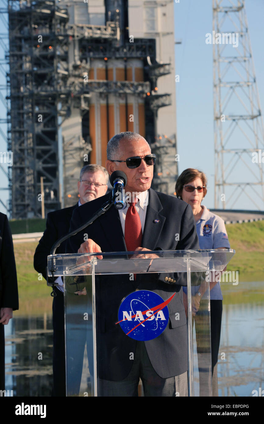 Ellen ochoa hi-res stock photography and images - Alamy
