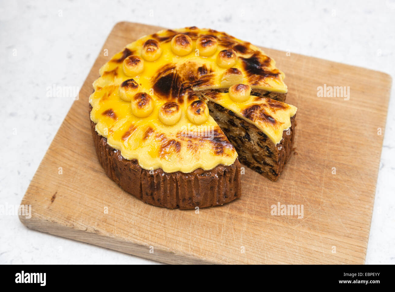 Simnel cake slice hi-res stock photography and images - Alamy