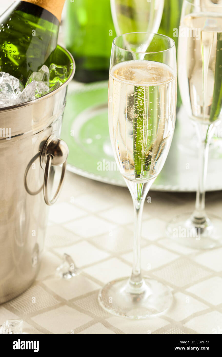 Alcoholic champagne hi-res stock photography and images - Alamy