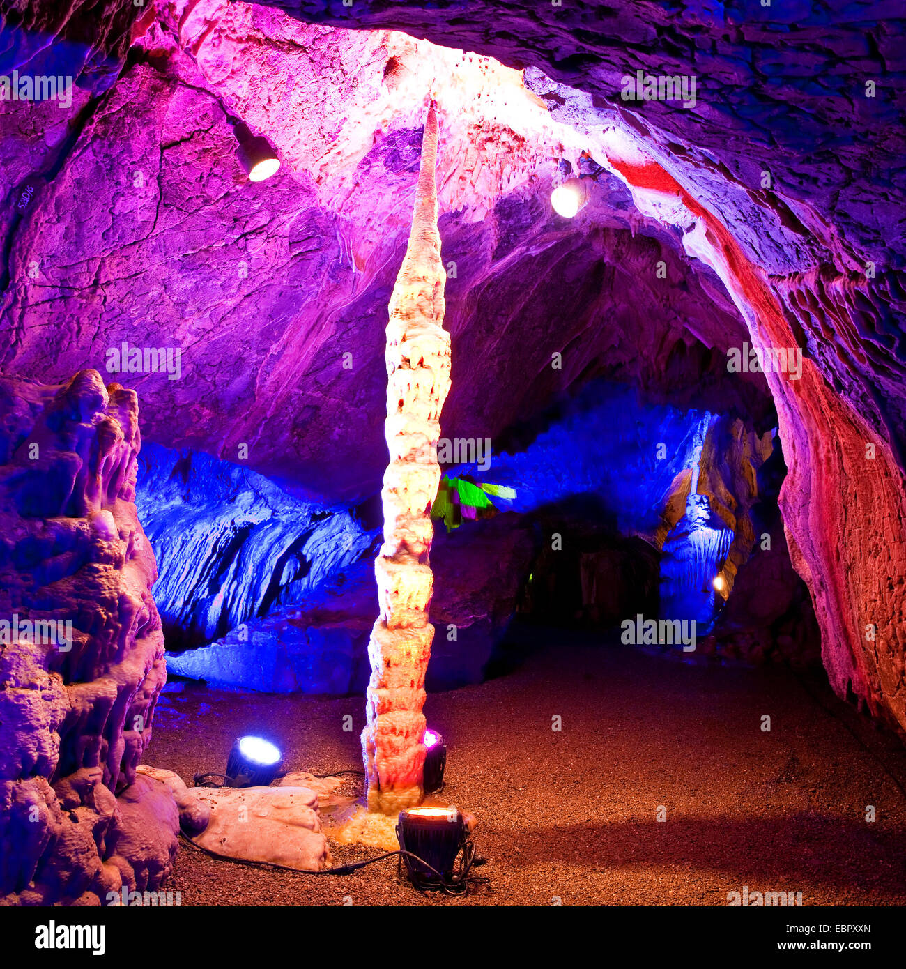 Dripstone columns hi-res stock photography and images - Alamy