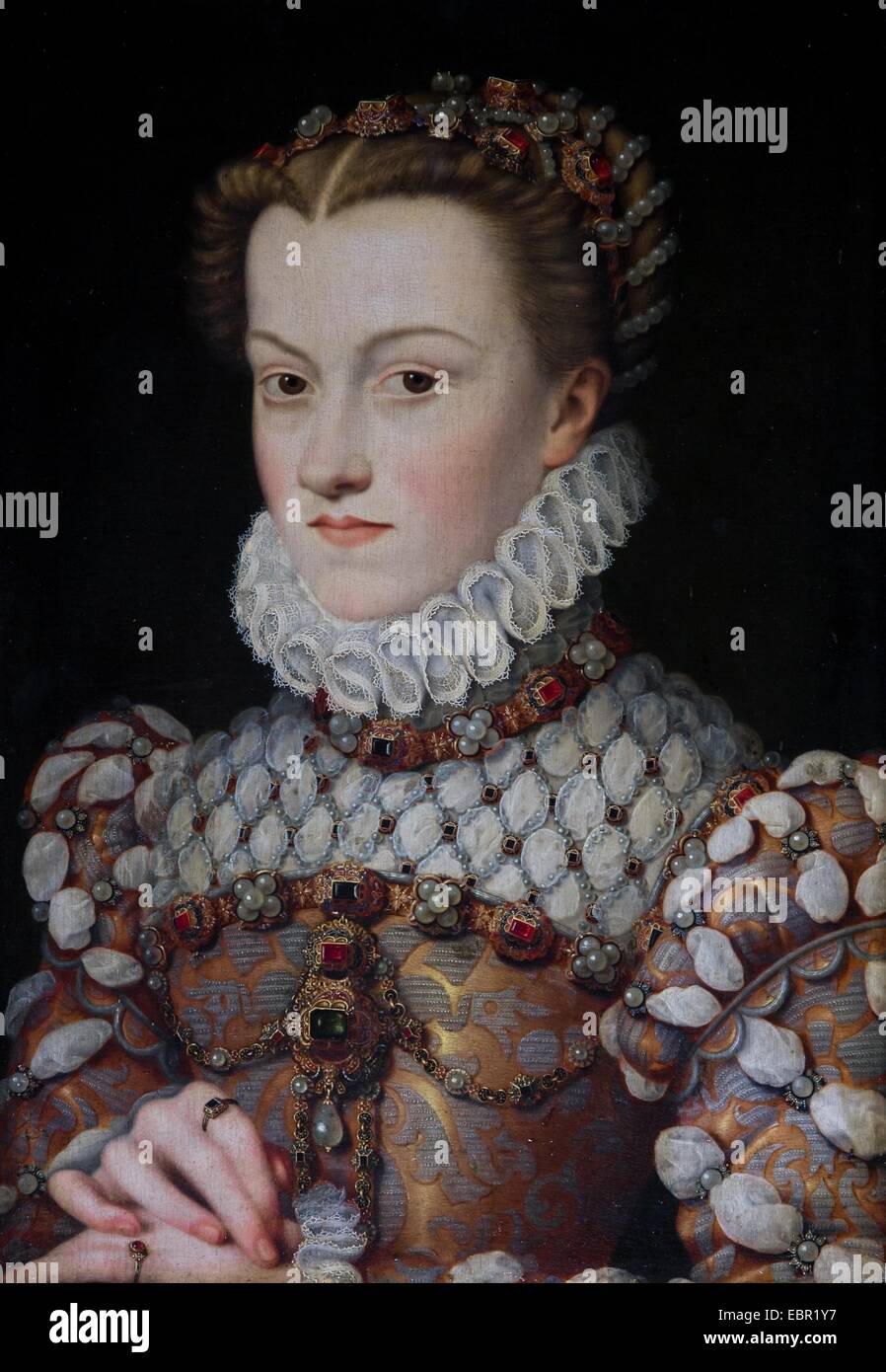 Royal costume hi-res stock photography and images - Alamy
