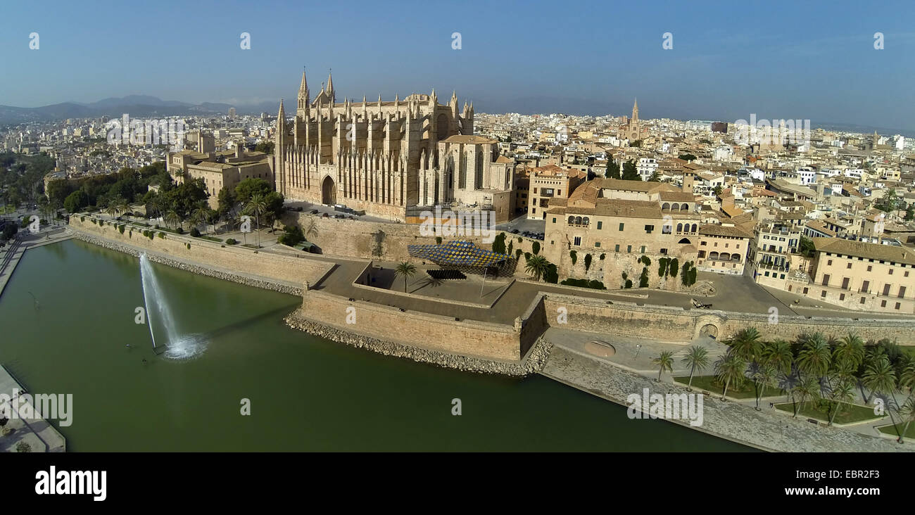 Parc de la mar fountain High Resolution Stock Photography and Images ...