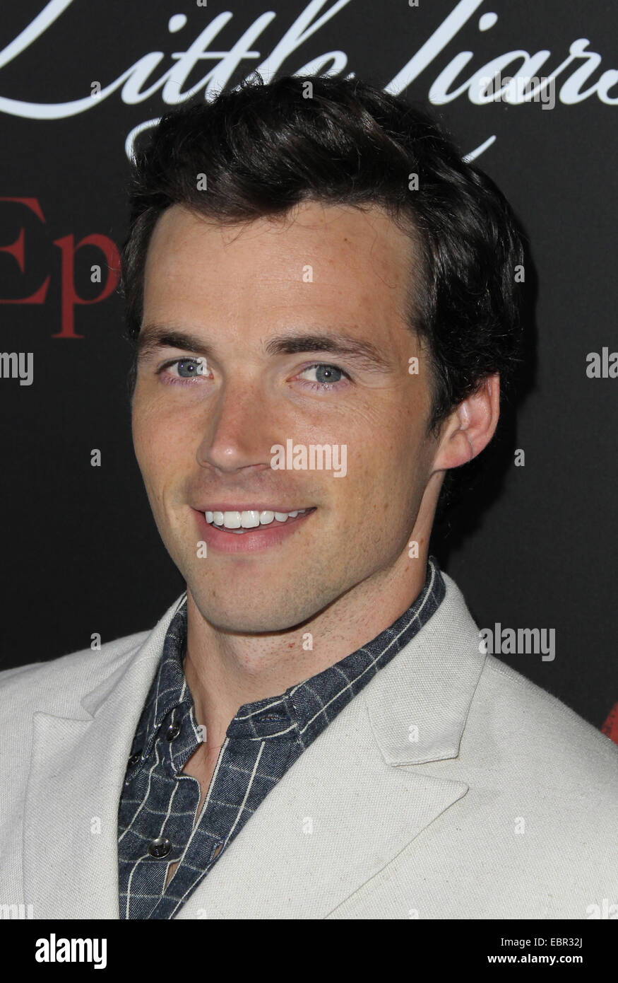Pretty Little Liars Celebrates 100 Episodes Featuring: Ian Harding ...