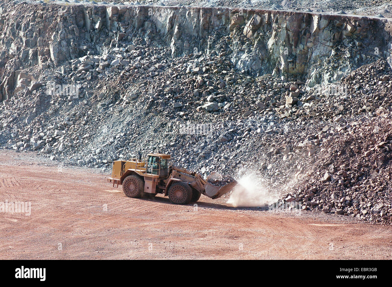 Large earth mover hi-res stock photography and images - Alamy