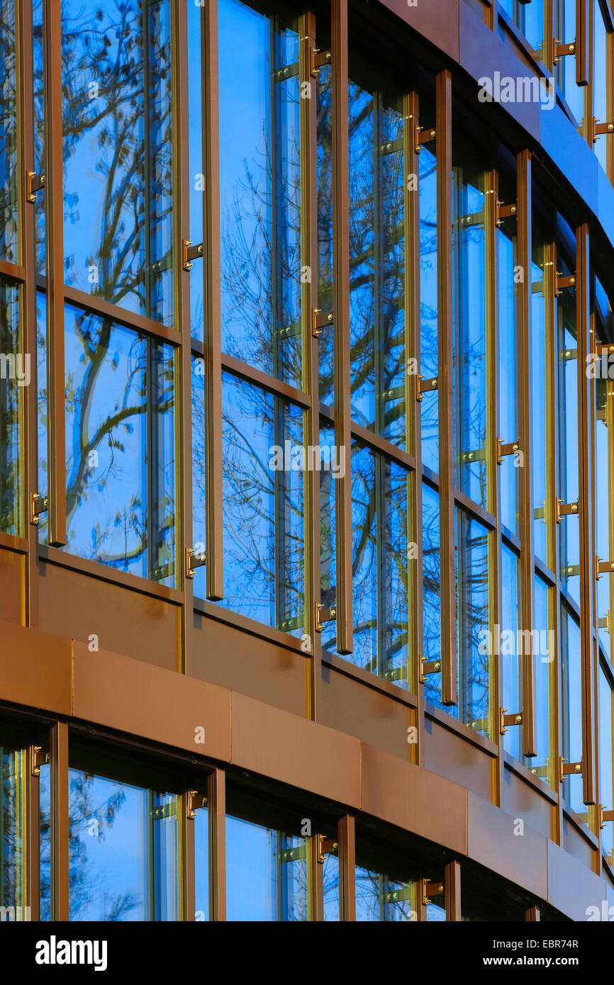 Cladding building hi-res stock photography and images - Alamy