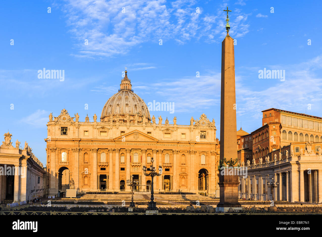 Vatican symbol hi-res stock photography and images - Alamy