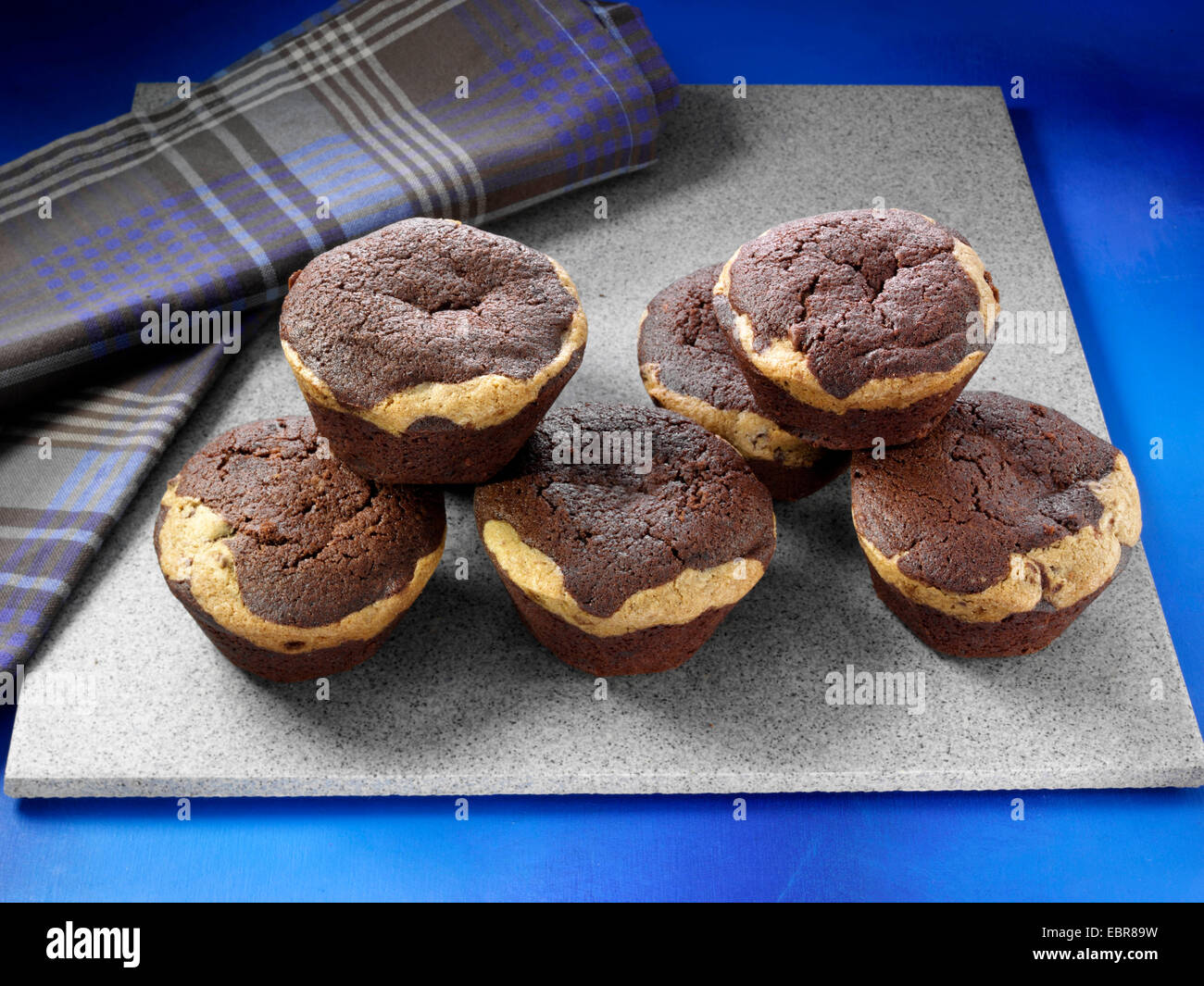 Individual chocolate chip brownies hi-res stock photography and images ...