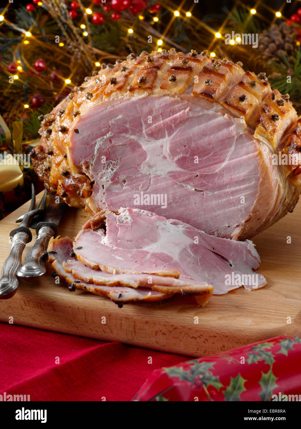 Mustard and honey glazed ham hi-res stock photography and images - Alamy