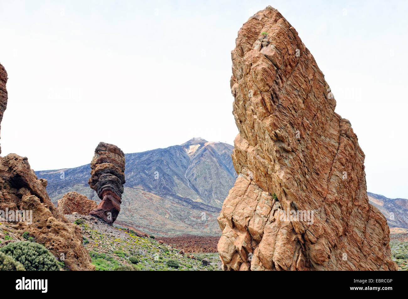 Pico del teide volcano with stone formation roques de garcia and rock Chinchado (Tenerife, Spain ...