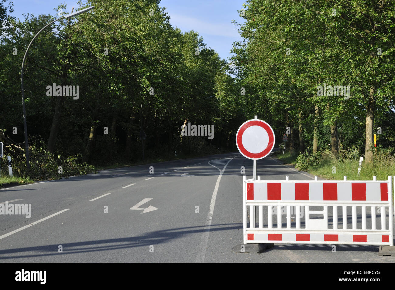 Alley closed signs alleys hi-res stock photography and images - Alamy
