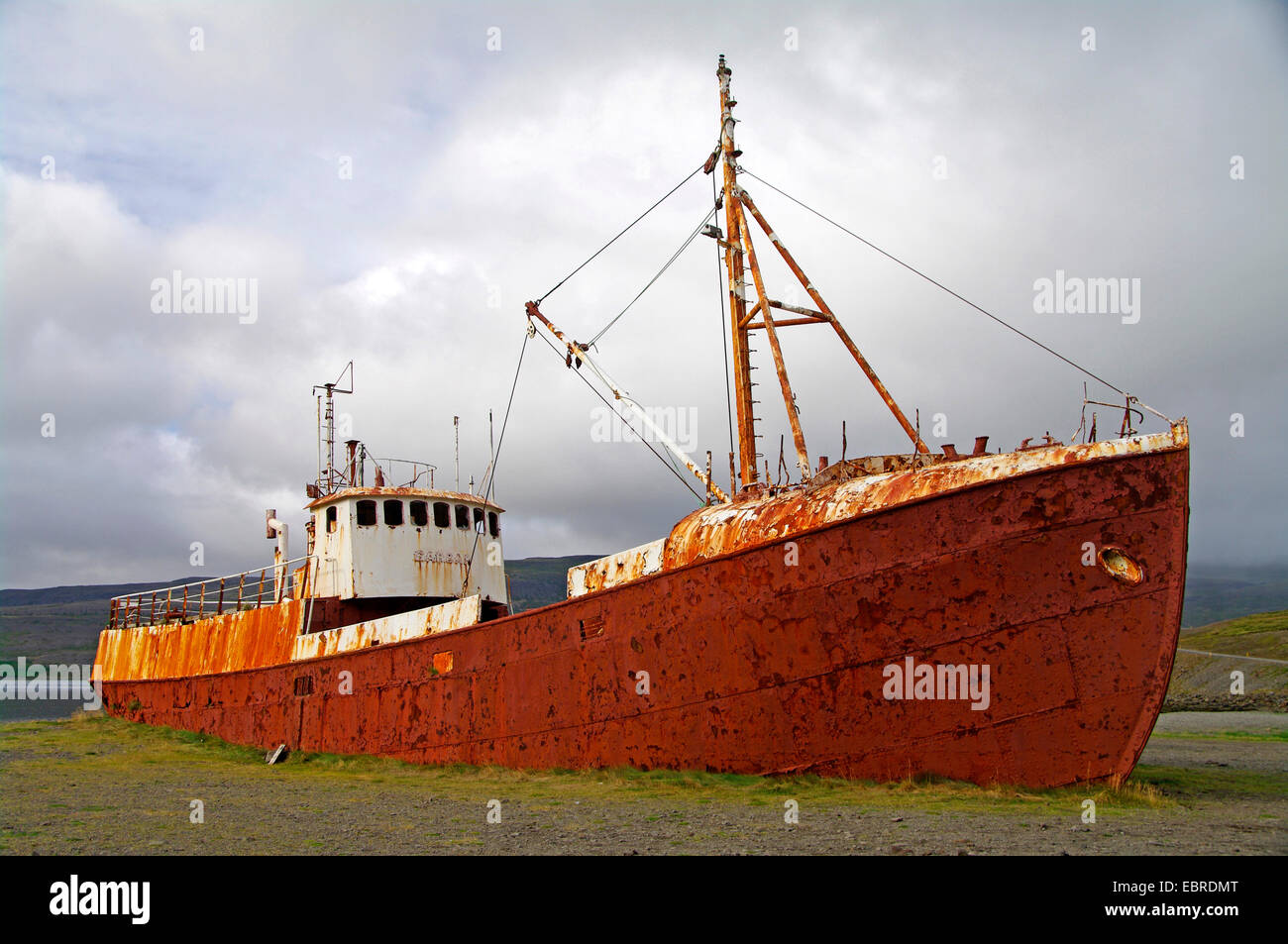 Stranded ships hi-res stock photography and images - Alamy