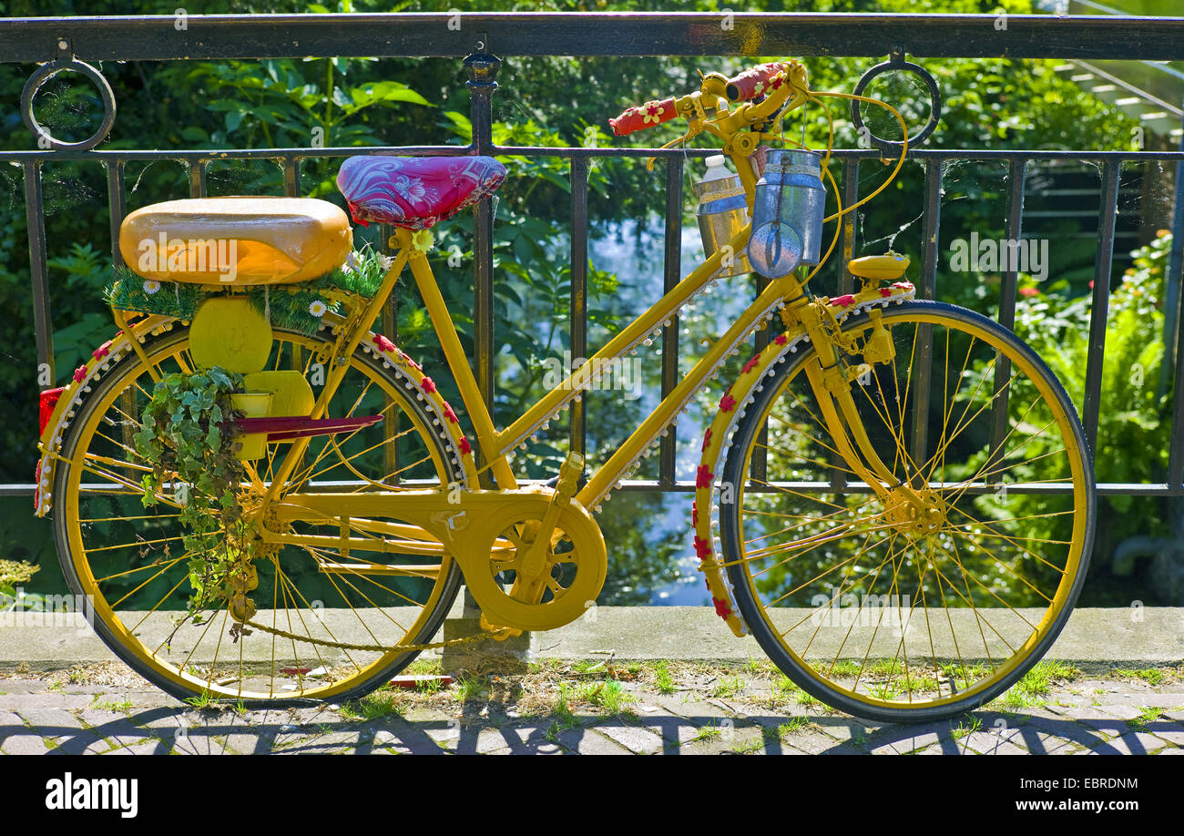 Bike decorated hi-res stock photography and images - Alamy