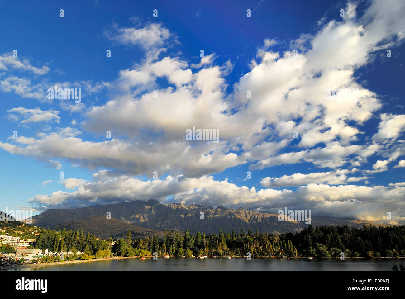 panoramic view over the Queenstown Bay of Lake Wakatipu at the mountain ...